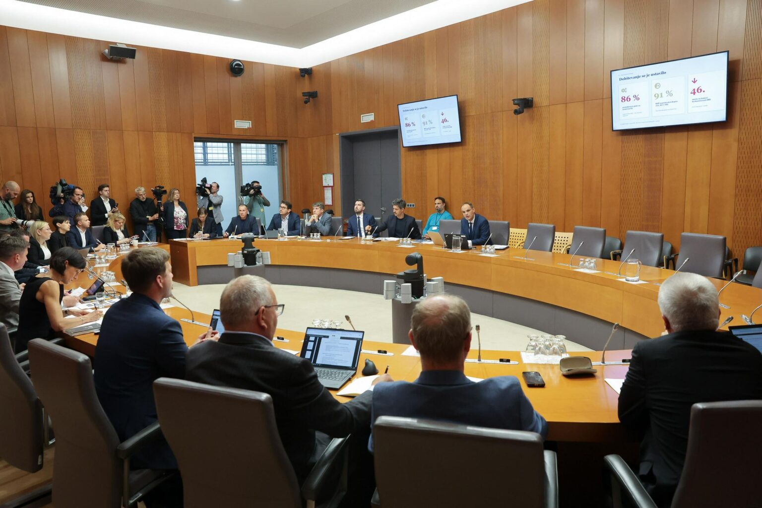 (V ŽIVO) Zaslišanja kandidatov za ministre, ki so se končala zgodaj ...